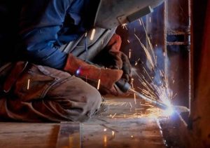 Rivets vs Bolts - Choosing the Right Type for Your Fastening ...