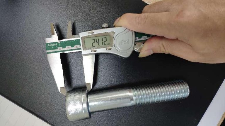 Socket Cap Screws Half-threaded with Knurl - KENENG